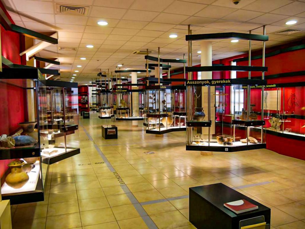 Pirámides de Tierra en la Cuenca de los Cárpatos – Visitamos Chajalombata