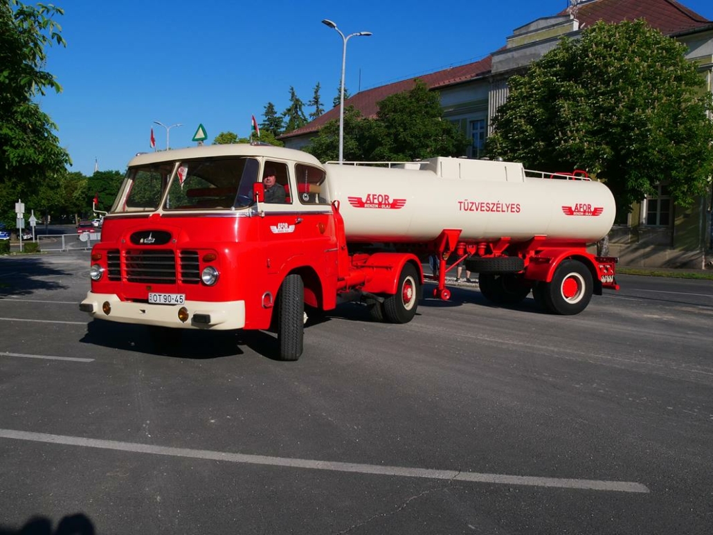 Ikarus buszok tartottak nemzetközi találkozót: Magyarország nagyhatalom volt a buszgyártásban ...